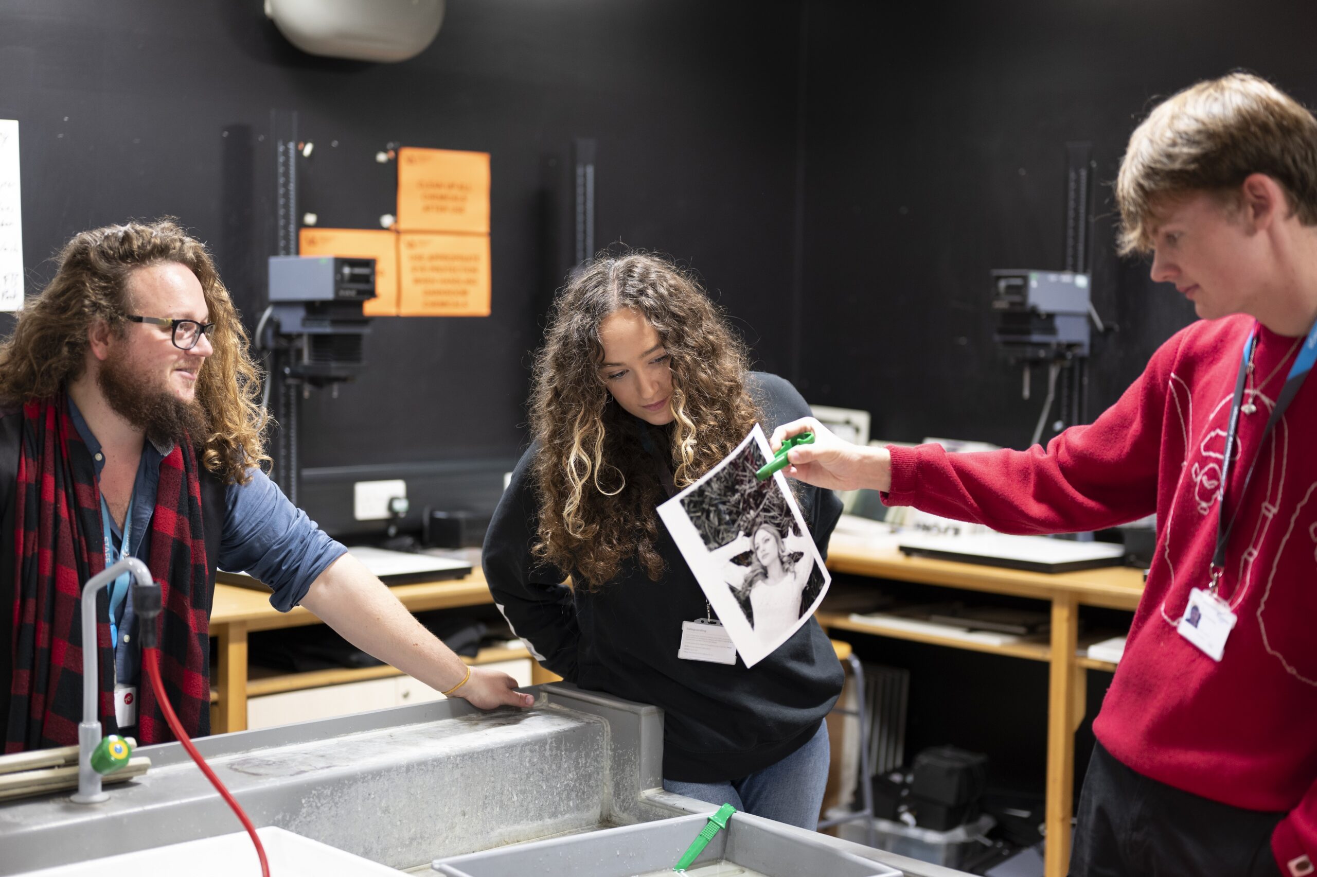 Developing A Print in the Darkroom: A Simple Guide for Beginners ...